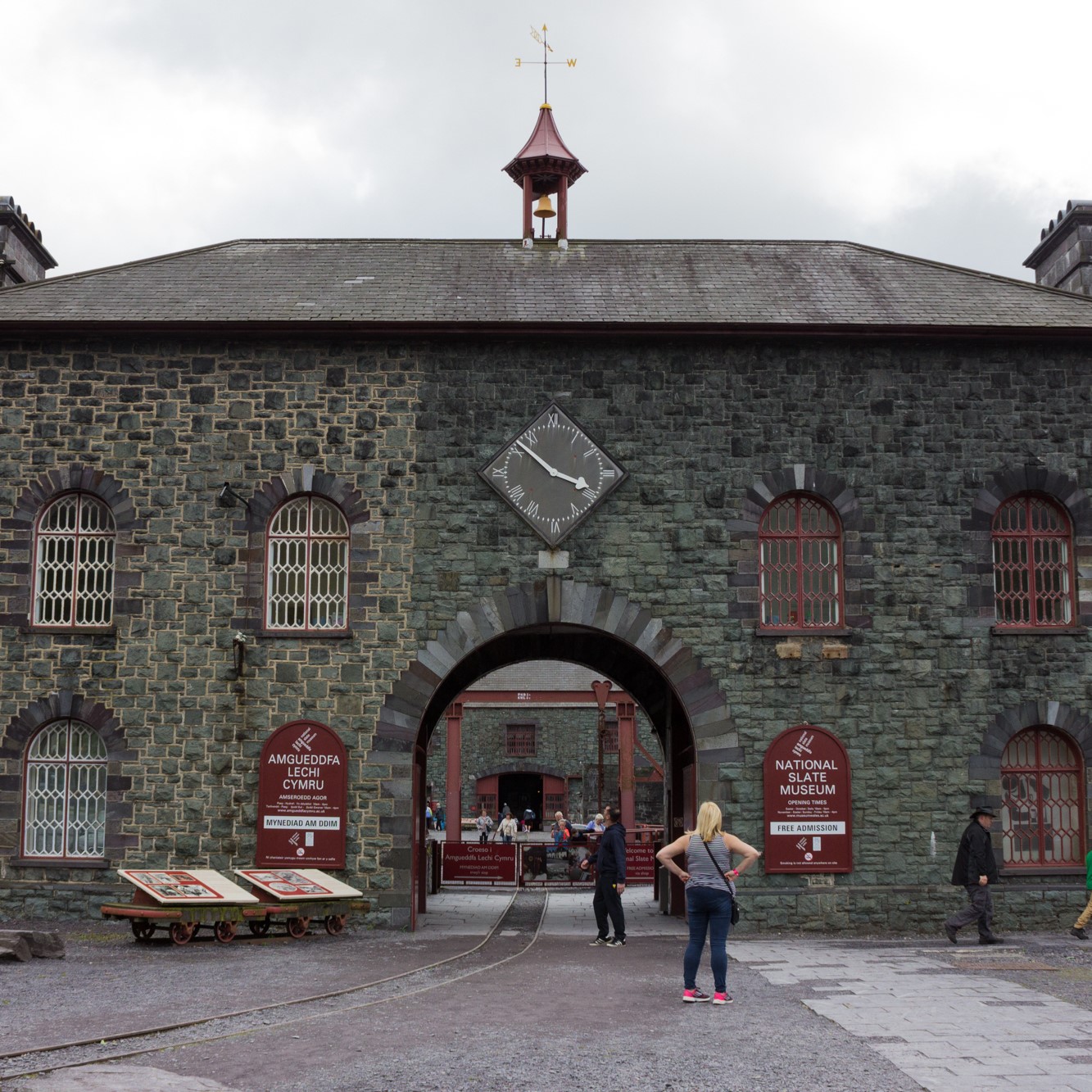 Can you name all four of these Welsh landmarks? - Rarebits Collection